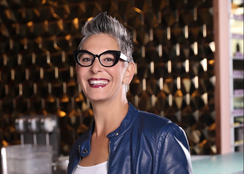 Debbie-Scheer - OUT FRONT