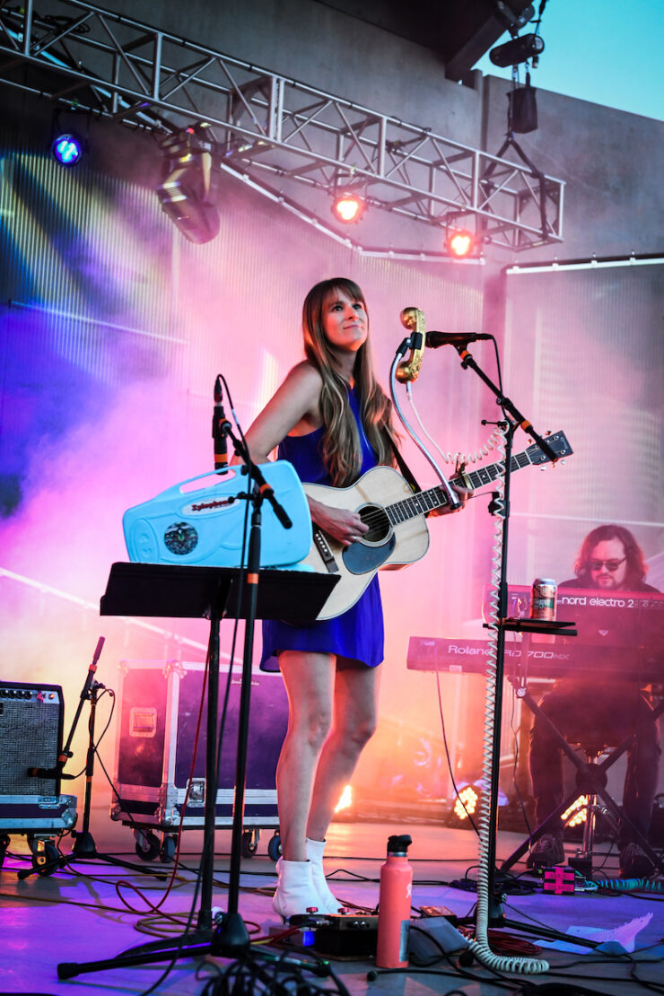 Shook Twins with The Sweet Lillies @ Levitt Pavilion Denver 6.10.2021 ...