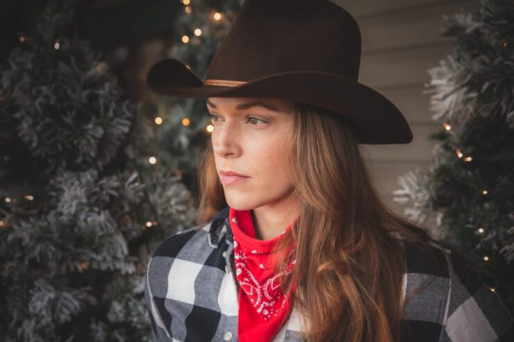 Amanda Righetti Stars In Tello's 'Christmas at the Ranch' - OUT FRONT