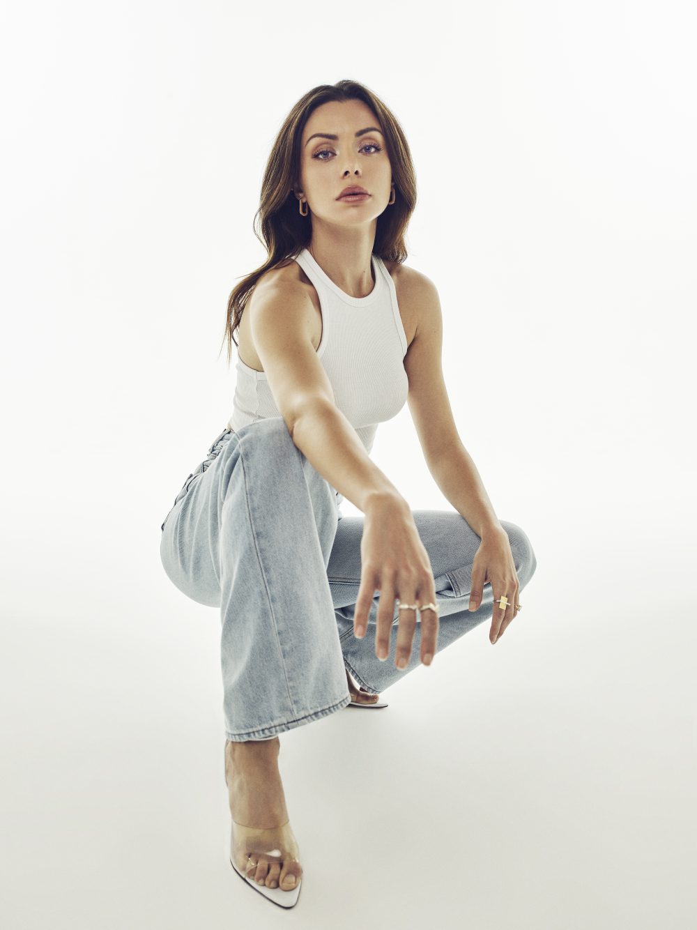 ‘Apex Legends: Escape’ Star Neraida Bega - OUT FRONT