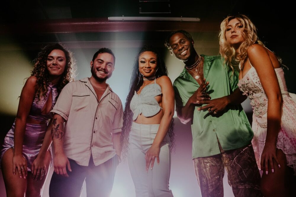 One-on-One with Trans Artist and Mashville Member Ari Zizzo - OUT FRONT