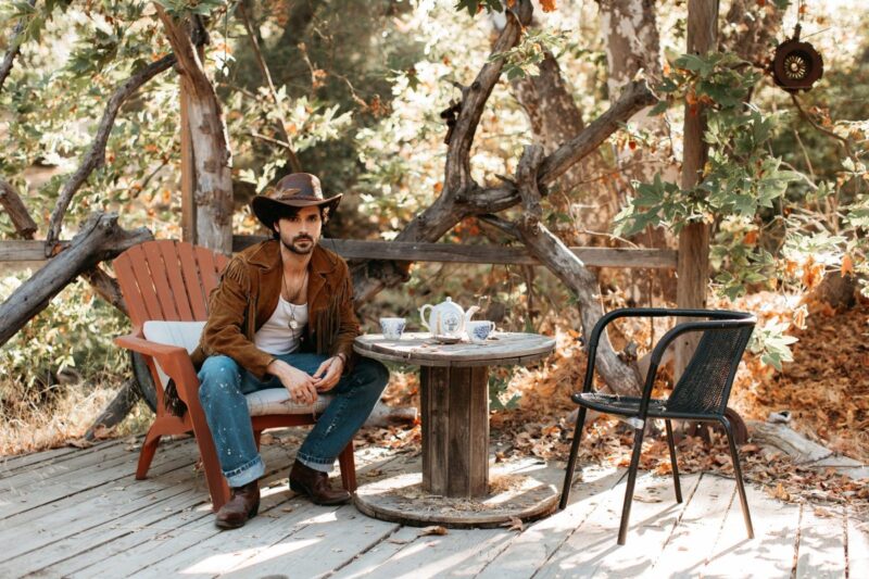 Kaleb Rudy Talks New Single “Mess" and Music Career - OUT FRONT