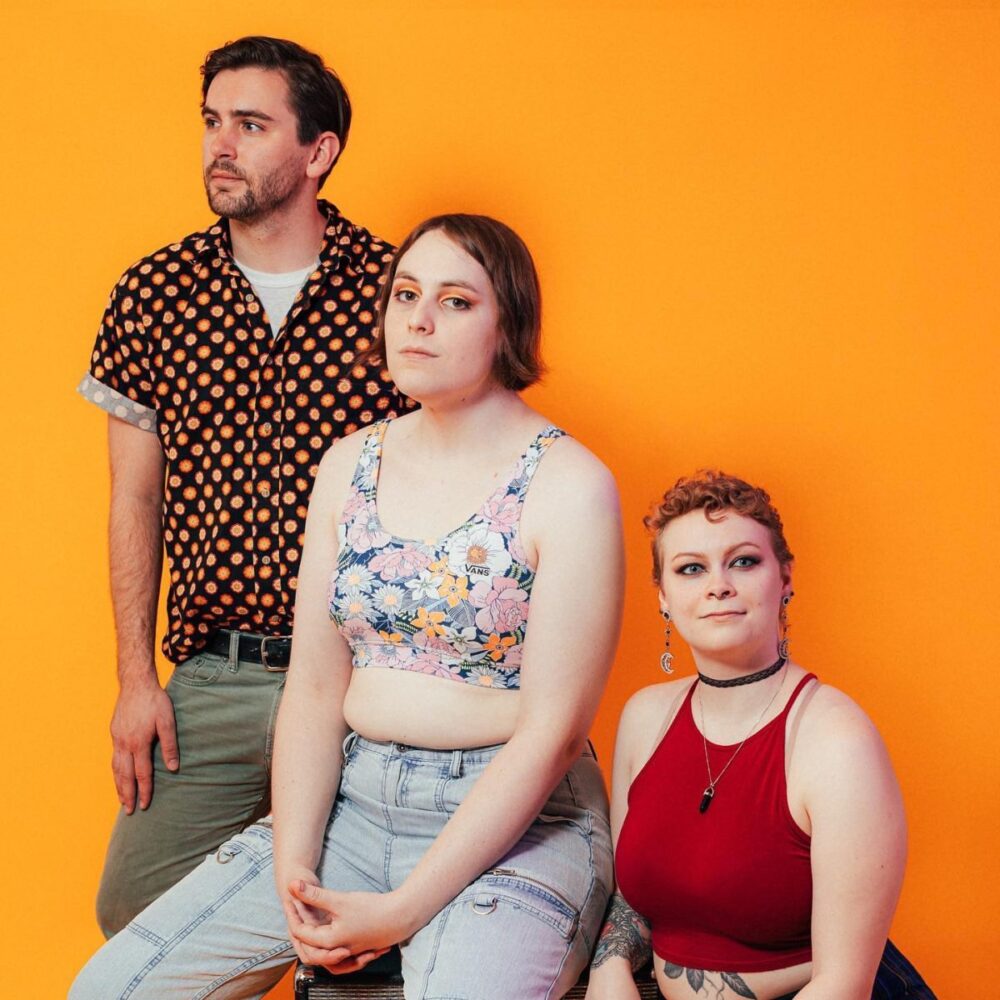 Elle Archer of Shaylee Talks New Single ‘Snow Day’ - OUT FRONT