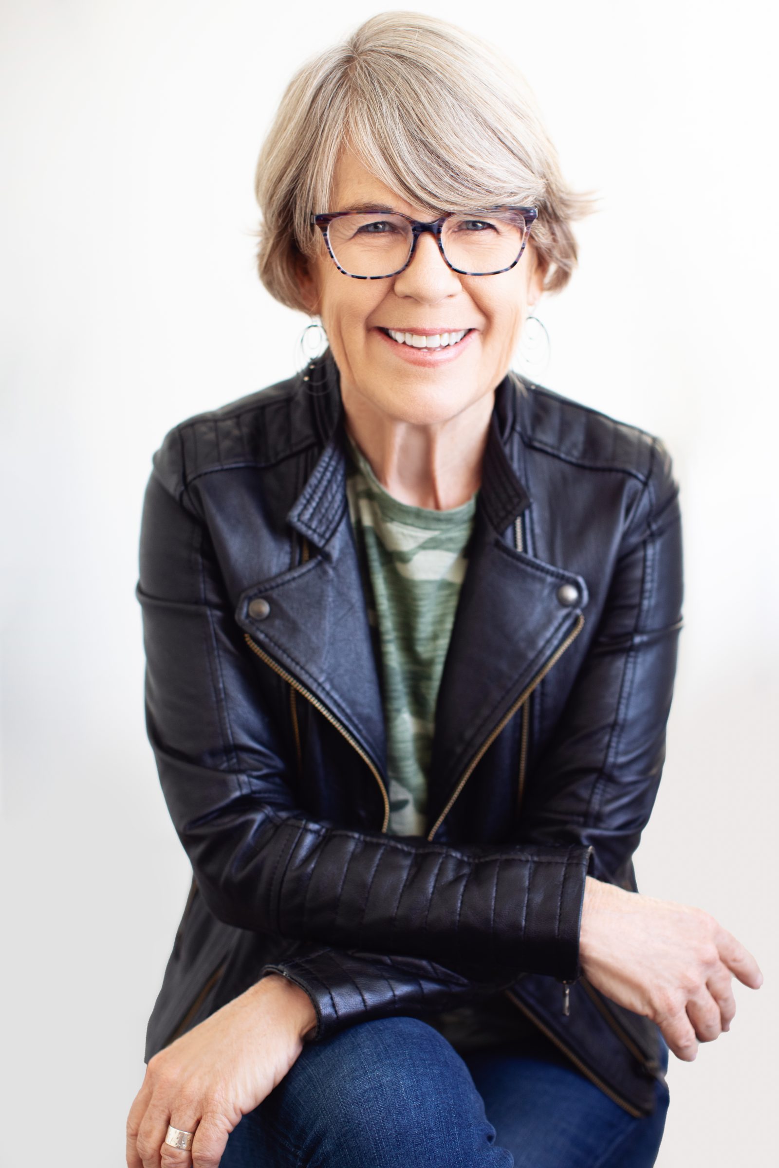 Suzette Mullen Shares Her Coming Out Story in New Memoir - OUT FRONT