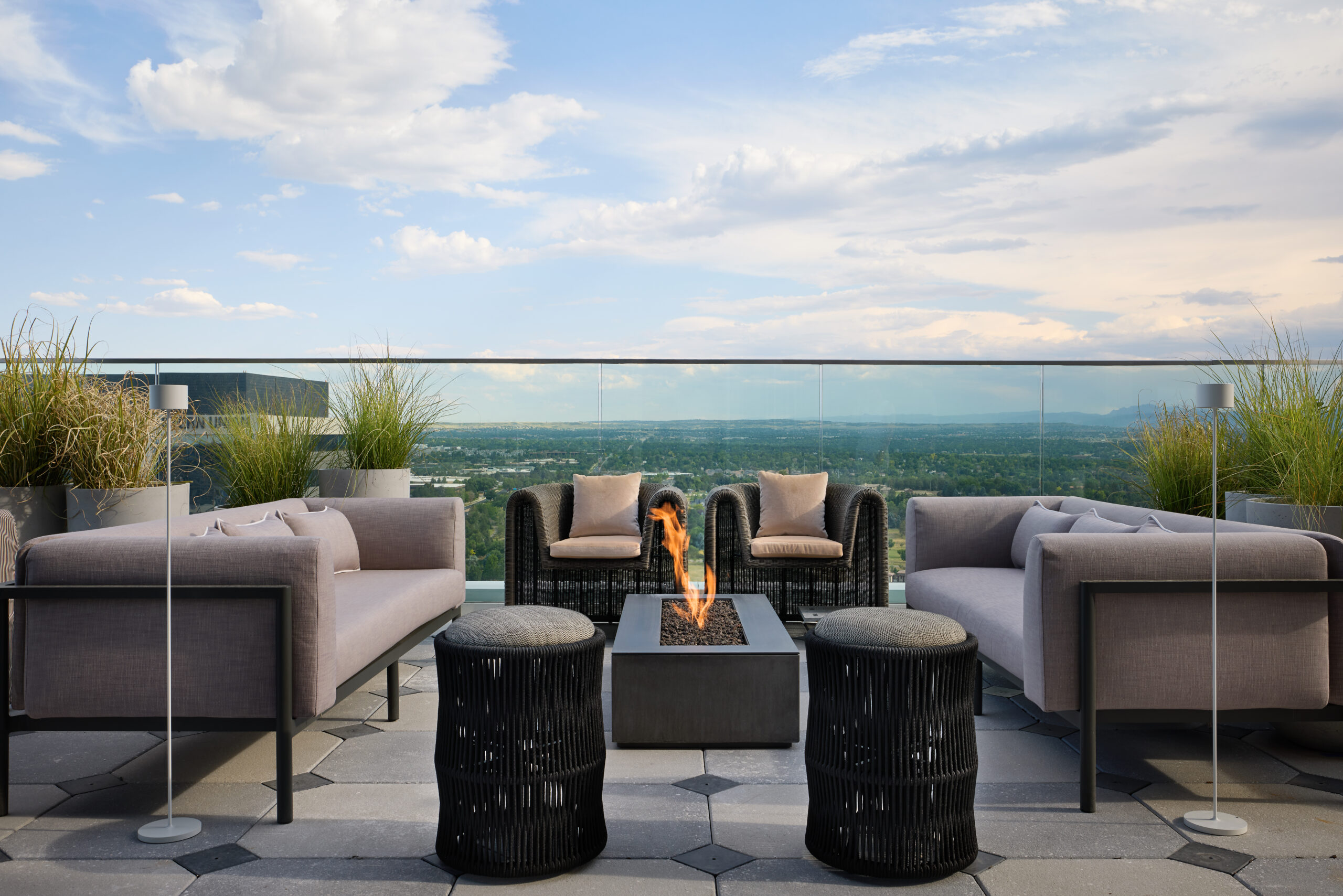 Halo Bar-3549 - OUT FRONT